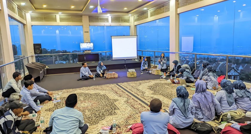 RAPAT KERJA GURU (RAKER) MTS TERPADU AR ROIHAN 2025: SUSUN PROGRAM ...